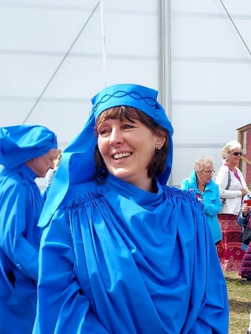Palliative Care Nurse honoured at National Eisteddfod - Hywel Dda ...