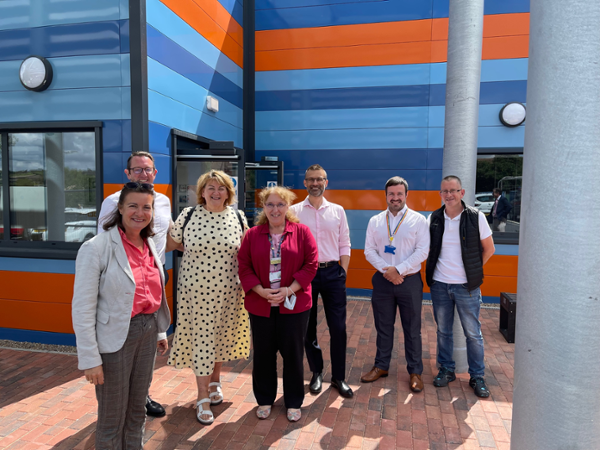 Health Minister visit to new day surgery units - Hywel Dda University ...